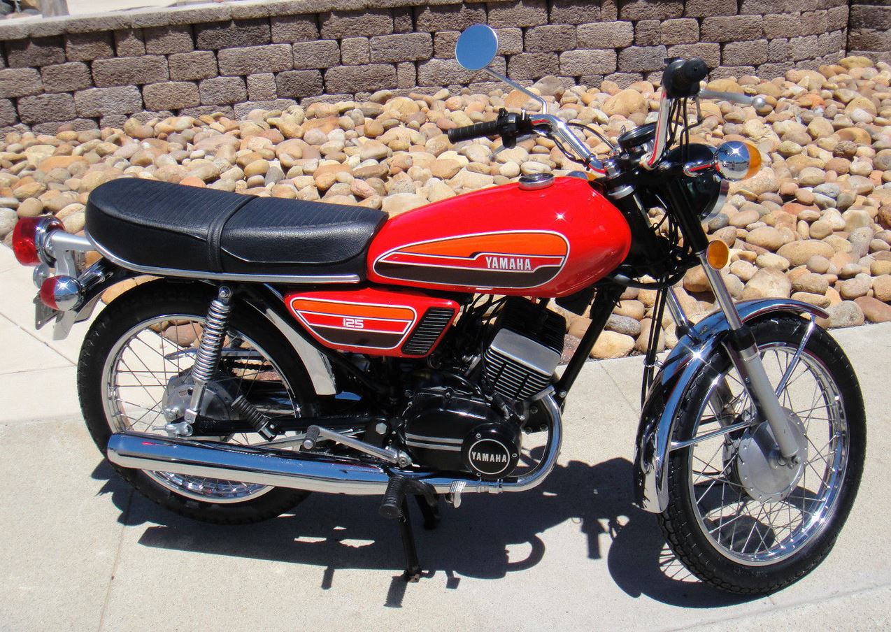 Yamaha RD125 – Right Side | Bike-urious