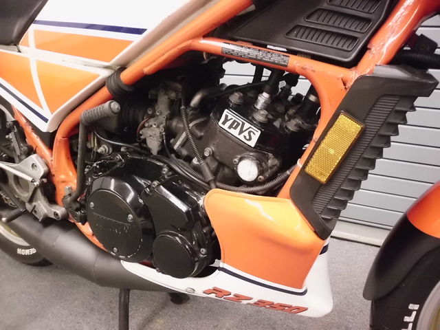 Yamaha RZ350 Kenny Roberts – Engine | Bike-urious