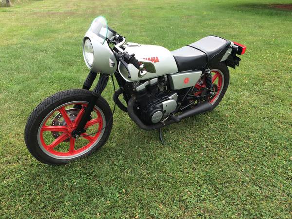Yamaha XS500 – Front Left | Bike-urious