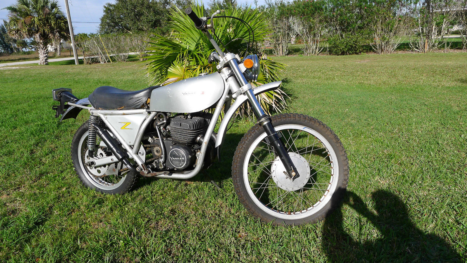 Yankee Z500 – Right Side | Bike-urious